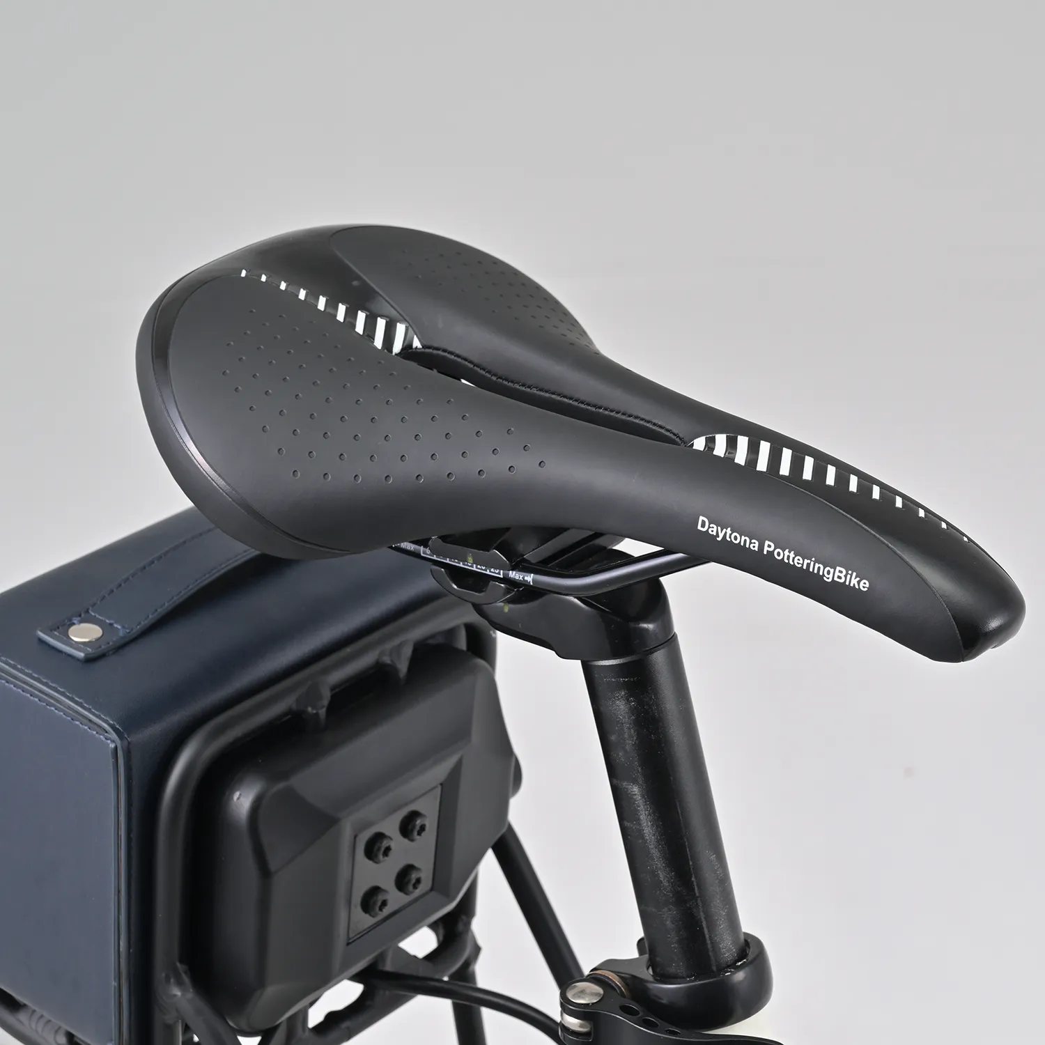 DE02 - 電動アシスト自転車（ホワイト）｜Daytona Mobility